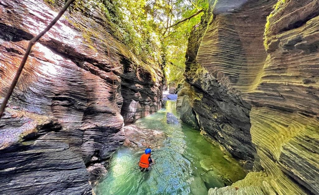 Taralamas River Canyon Hiking Ranau
