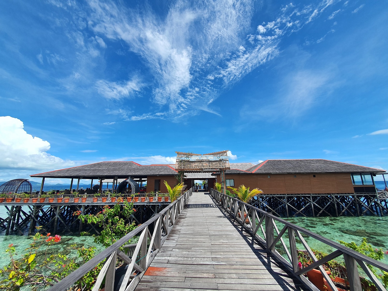Mabul Island: Borneo Divers Mabul Resort - SabahTravel